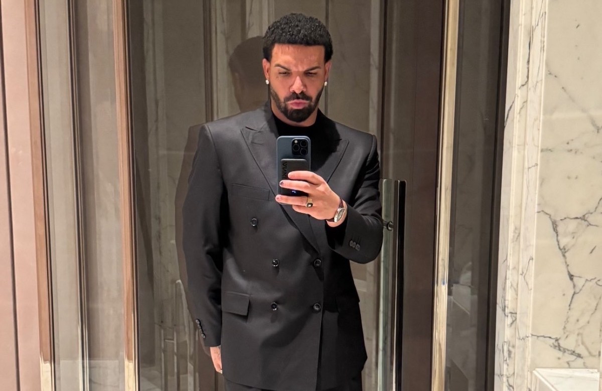Hot Shot of the Day: #Drake looking dapper! [pic] | The Gamutt Blog